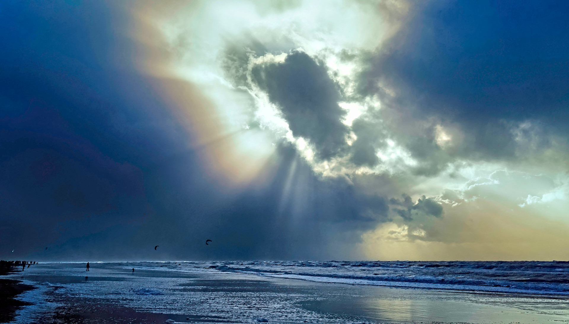 Het heeft vandaag alles in zich om een historische dag te worden - Weer.nl